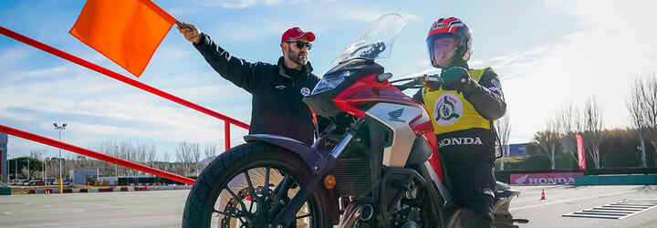 Fahrer sollten Motorradsicherheitskurse besuchen – Motorräder – Honda